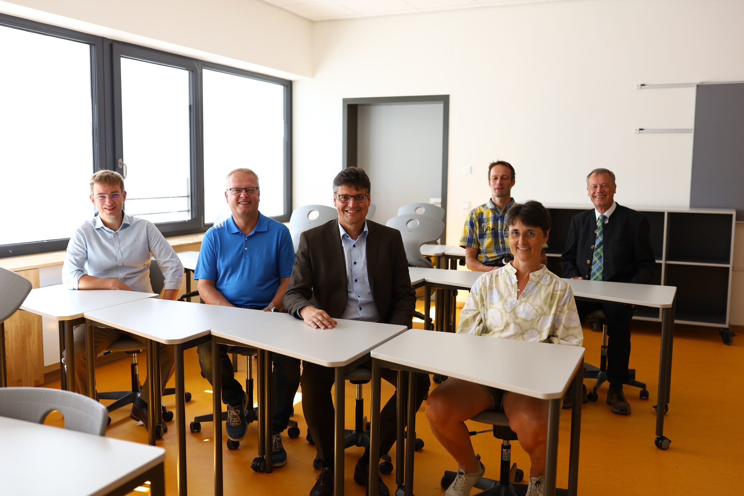 Schulfamilie des Gymnasiums startet im neuen Hauptgebäude erfolgreich ...